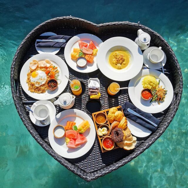 Δίσκος Floating Breakfast Καρδιά Μαύρος | Floating Breakfast Greece